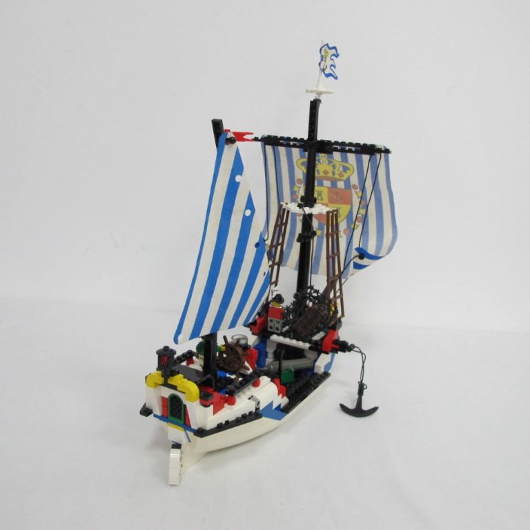 Armada Flagship. Complete with instructions and box - JBF Toys and Trains