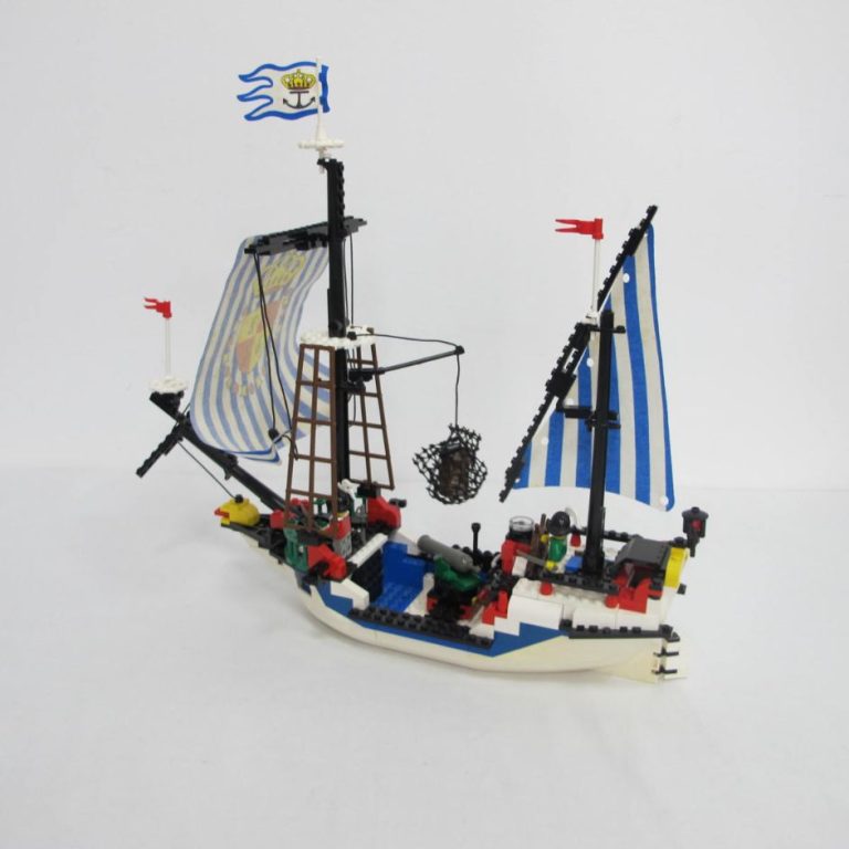 Armada Flagship. Complete with instructions and box - JBF Toys and Trains