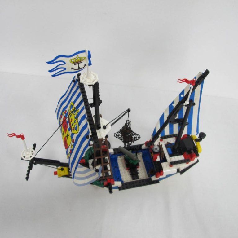 Armada Flagship. Complete with instructions and box - JBF Toys and Trains